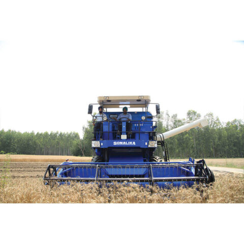 Self Propelled Combine Harvester - Sonalika International - Leading ...